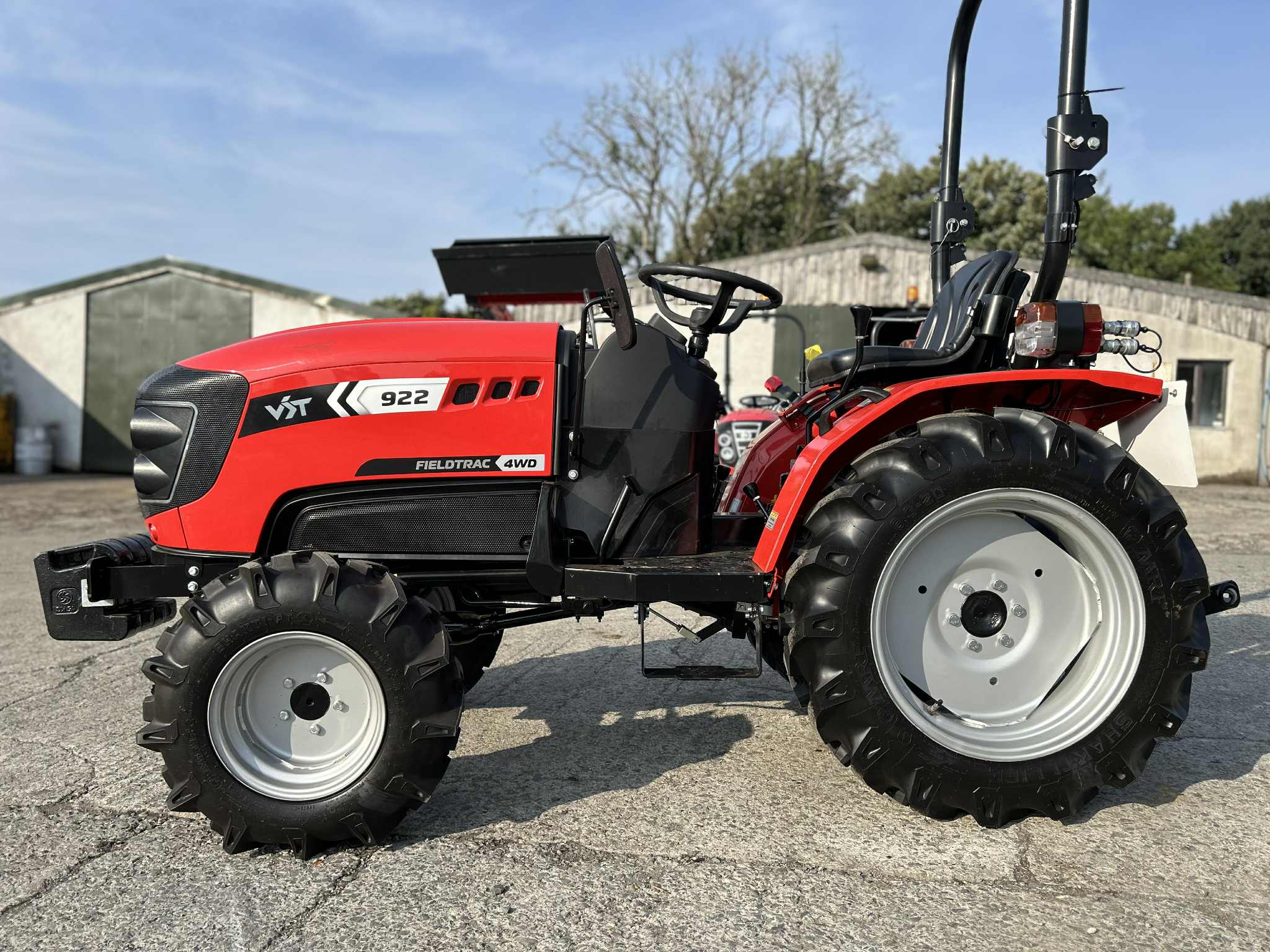 New VST Fieldtrac 922 - Dave Whitaker & Son Tractors LTD